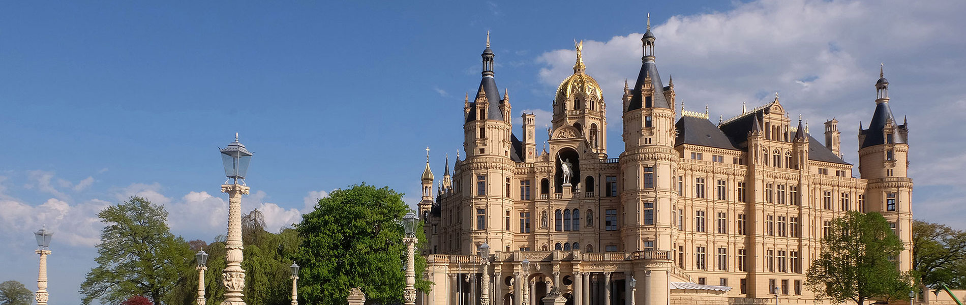 Schwerin Castle City - Airport Rostock Laage